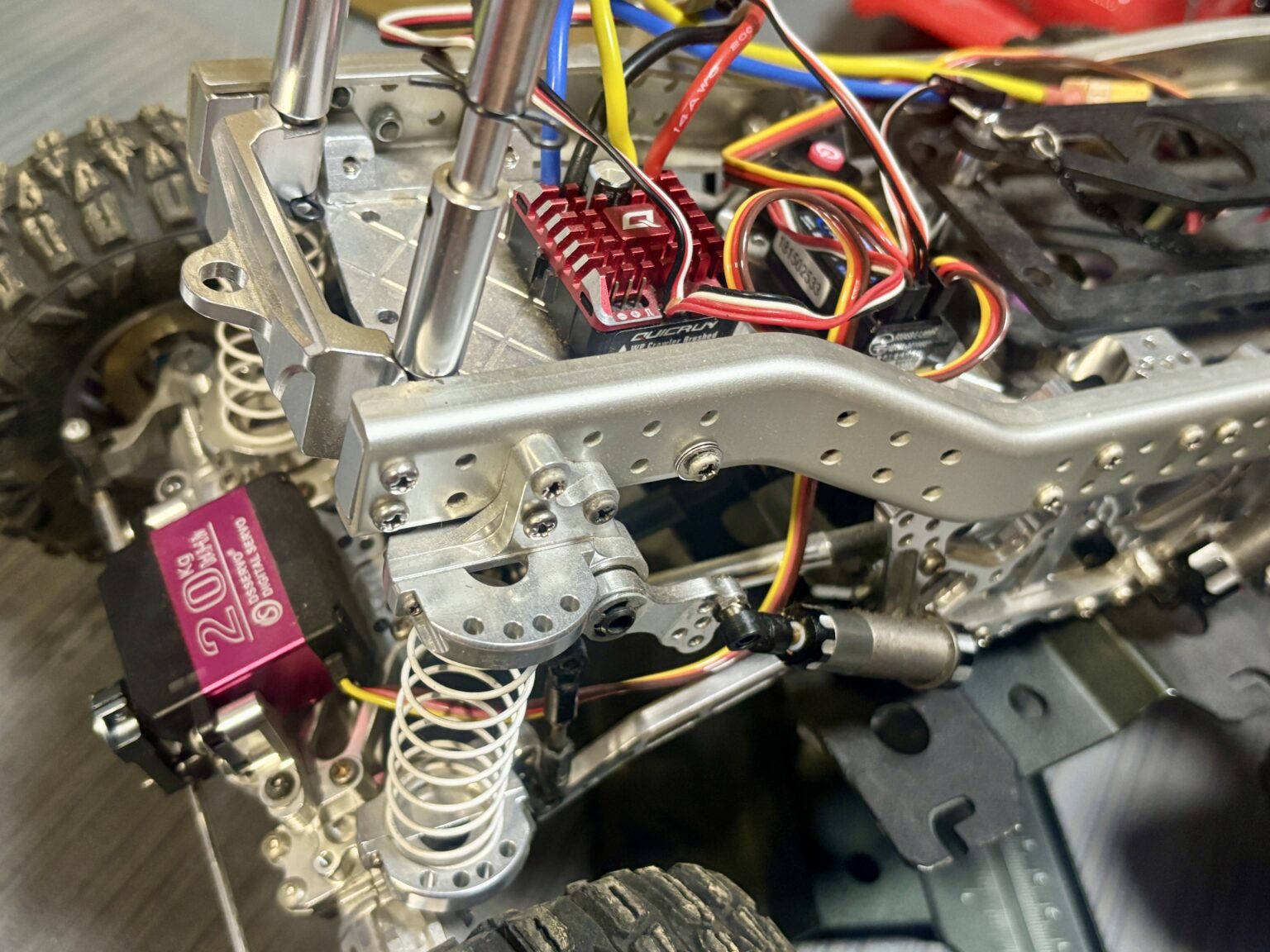 【CR-01】究極の走破性！TAMIYA CR-01を4WS（4輪操舵）化してみた